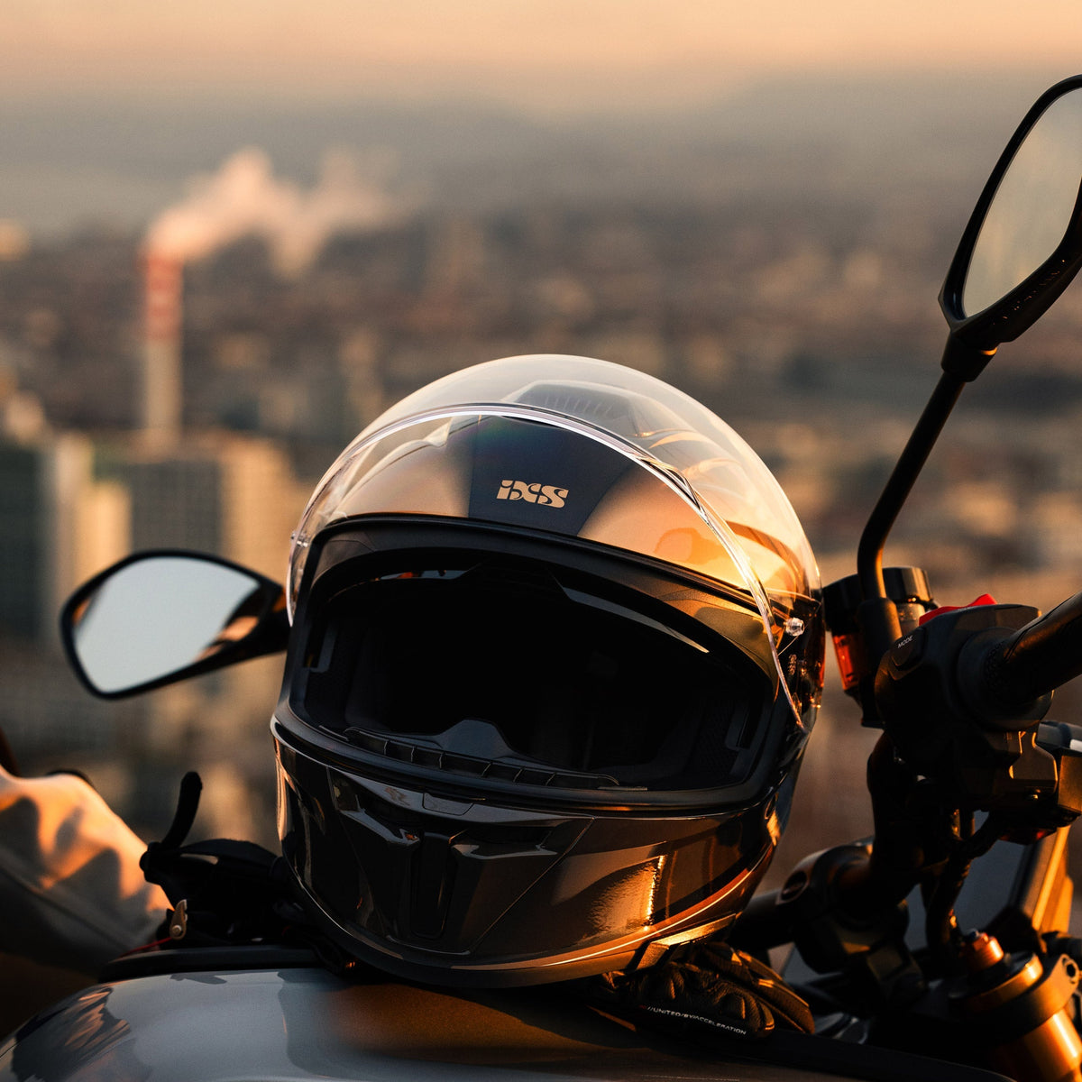 Motorradhelm kaufen: Wie du den passenden Helm findest – Tipps, Typen ...