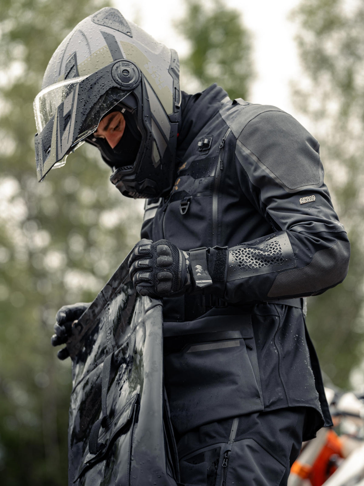 iXS – Official website for motorcycling and MTB clothing – iXS.com